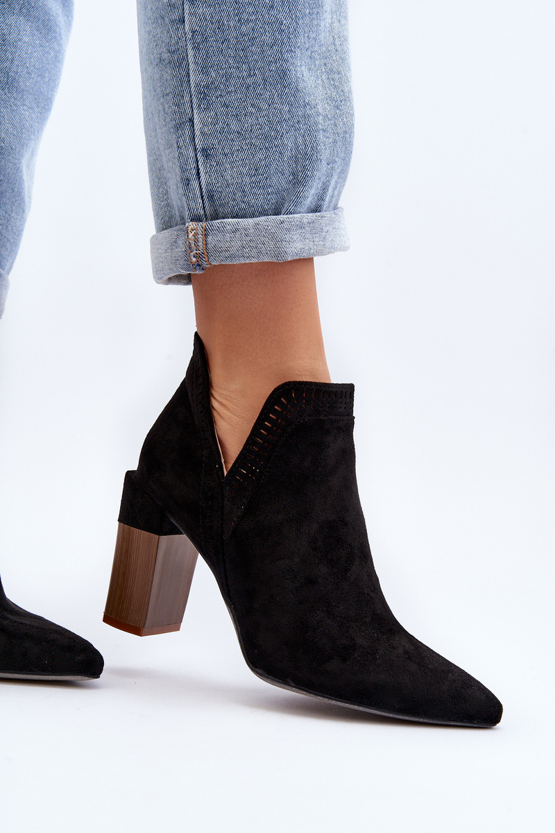 Botki Na Słupku Z Ażurowym Wzorem Czarne Vailen