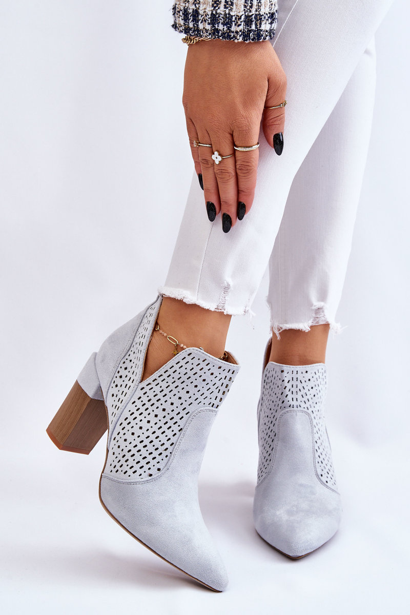 Modne Zamszowe Ażurowe Botki Na Obcasie Szare Genevi