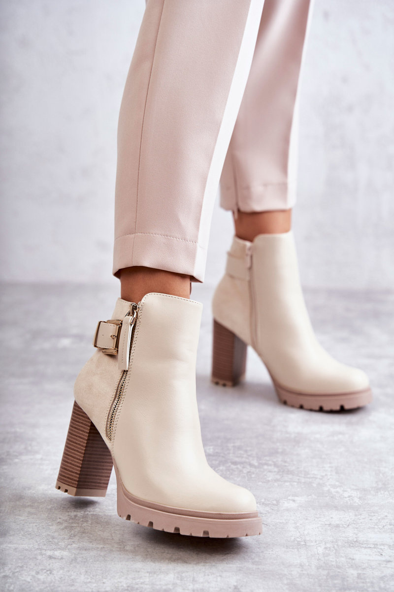 Skórzane Botki Na Obcasie Z Ozdobnym Zamkiem Beżowe Rosita